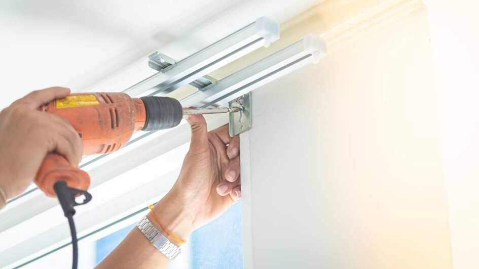 How Much Does Curtain Rod Installation Cost (2025)? | Airtasker AU