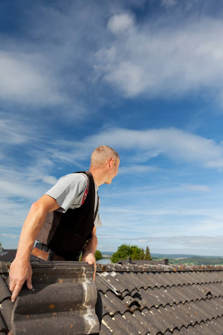 How to fix roof tiles | Airtasker AU