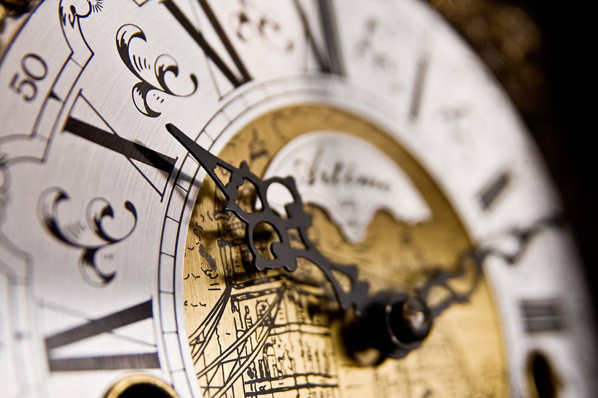 A Simple Guide to Adjusting a Clock Pendulum | Airtasker AU