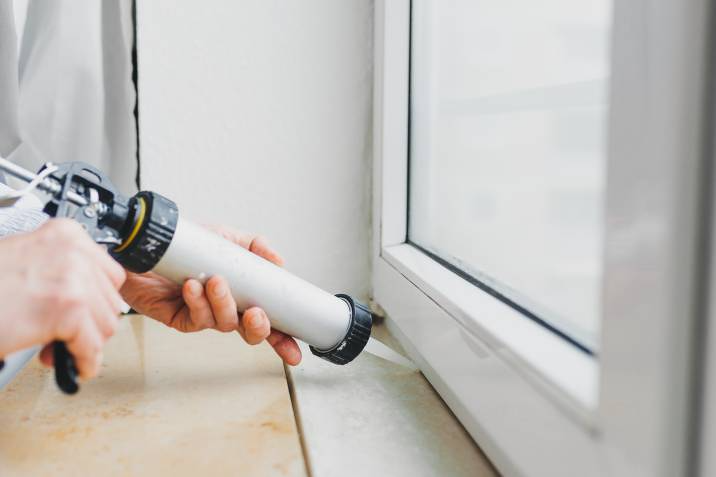 Learn How To Install Weather Stripping on Windows | Airtasker AU