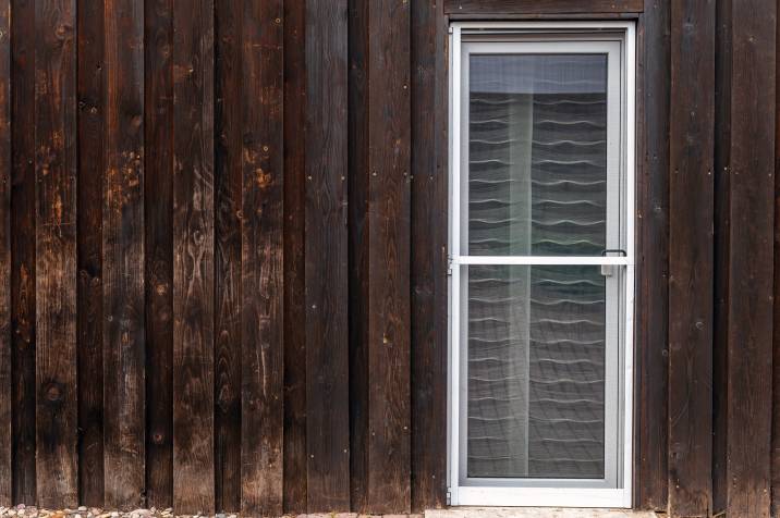 Install a Screen Door in 6 Steps | Airtasker AU