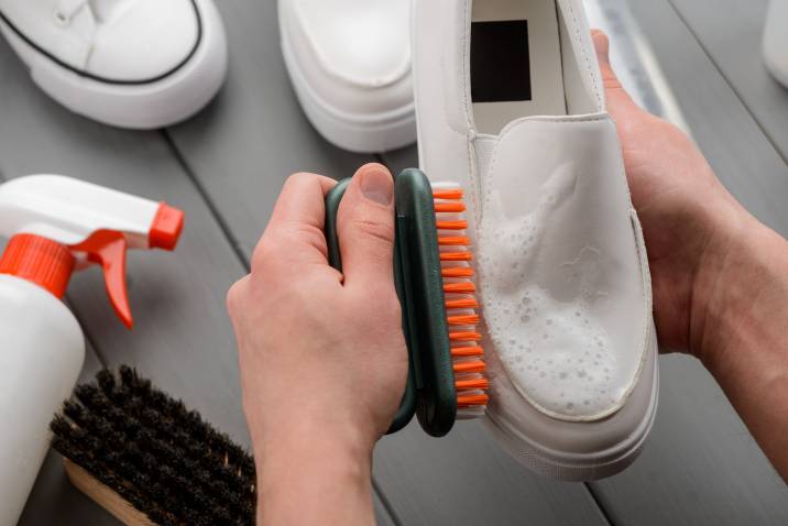 How to Clean White Shoes and Make them Look Brand-New | Airtasker AU