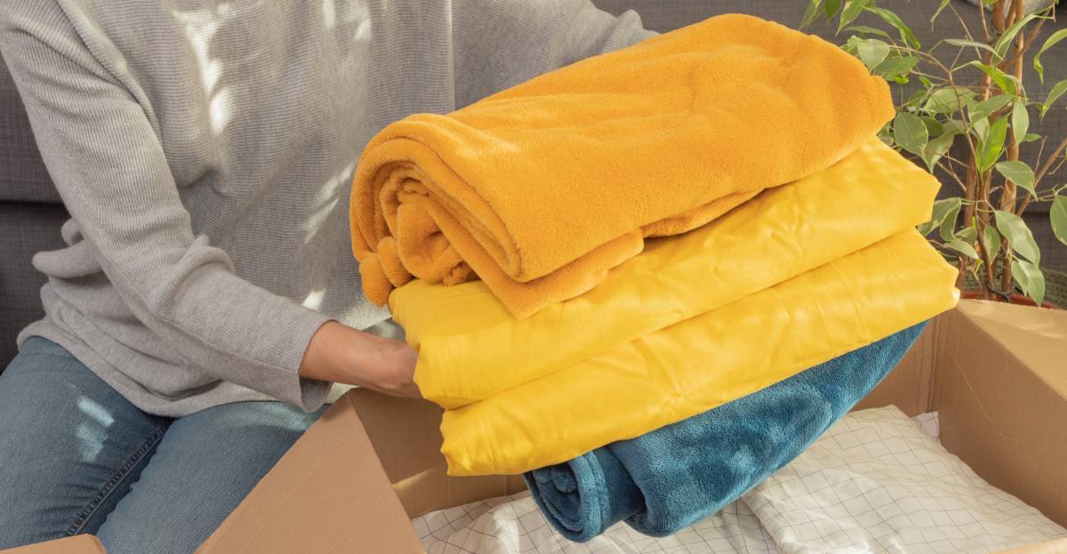 How to Pack Bedding for Moving: Tips and Step-By-Step Guides | Airtasker AU