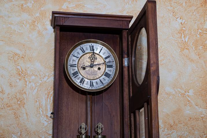 How to Move a Grandfather Clock | Airtasker AU