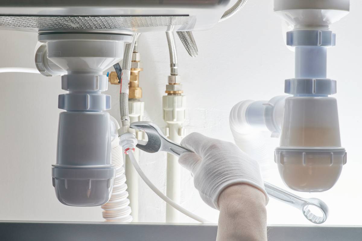 How to Replace a Kitchen Tap Easily and Efficiently | Airtasker UK