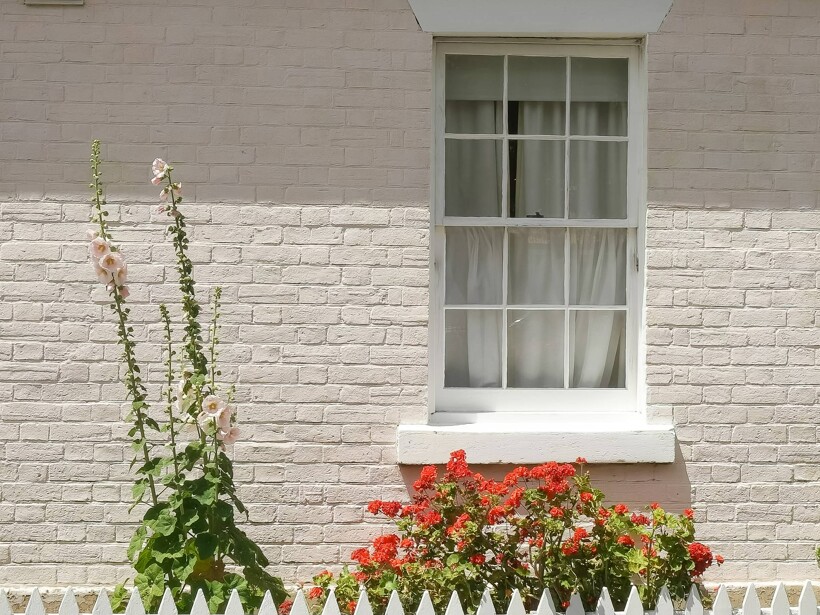 Dover White vs Surfmist: Which Paint Is Best for Your House? | Airtasker AU