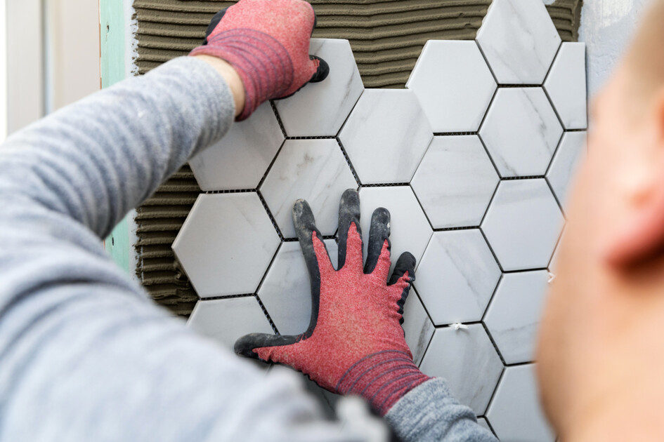 How to tile a wall the right way | Airtasker AU