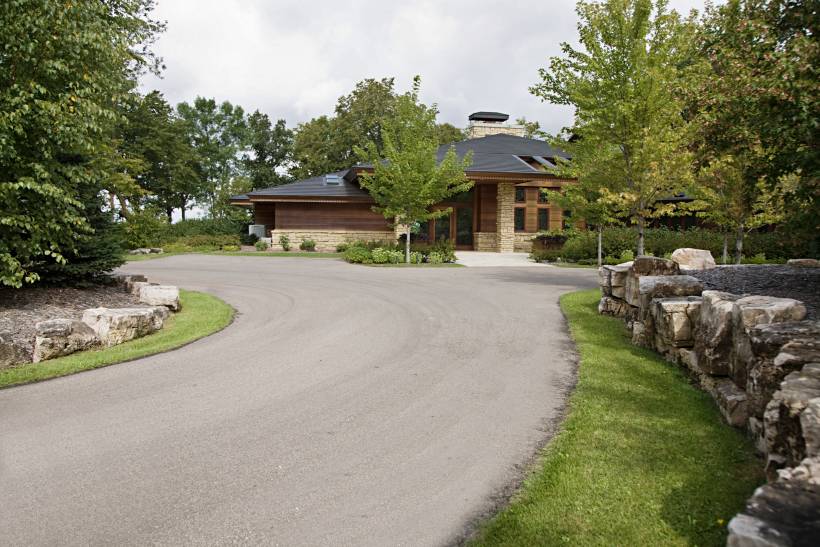 Bitumen vs Asphalt: Choosing the Right Driveway | Airtasker AU