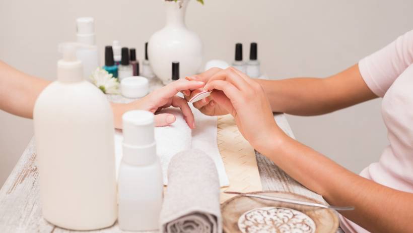 Nail Technician vs Manicurist: What’s the Difference? | Airtasker AU