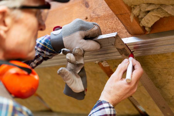 How to install an attic ladder: Easy-to-follow guide | Airtasker UK