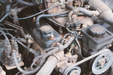 A Simple Guide to Engine Bay Cleaning | Airtasker US