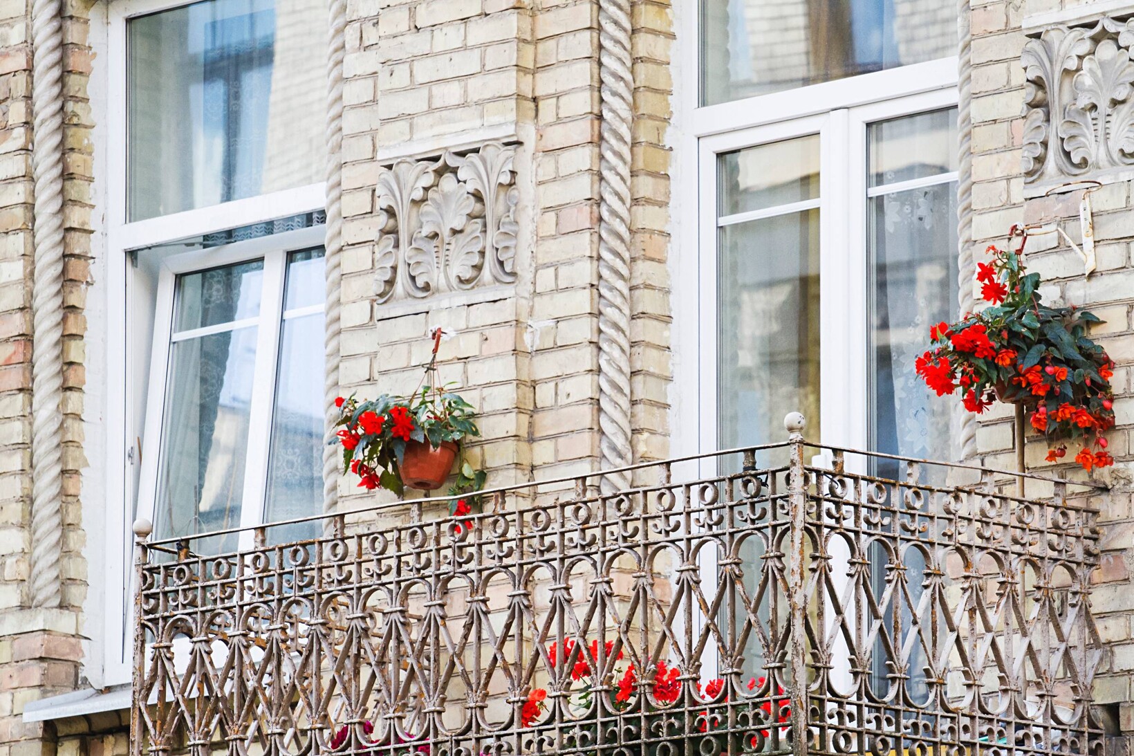 Terrace vs. Balcony: How Are They Different? | Airtasker US