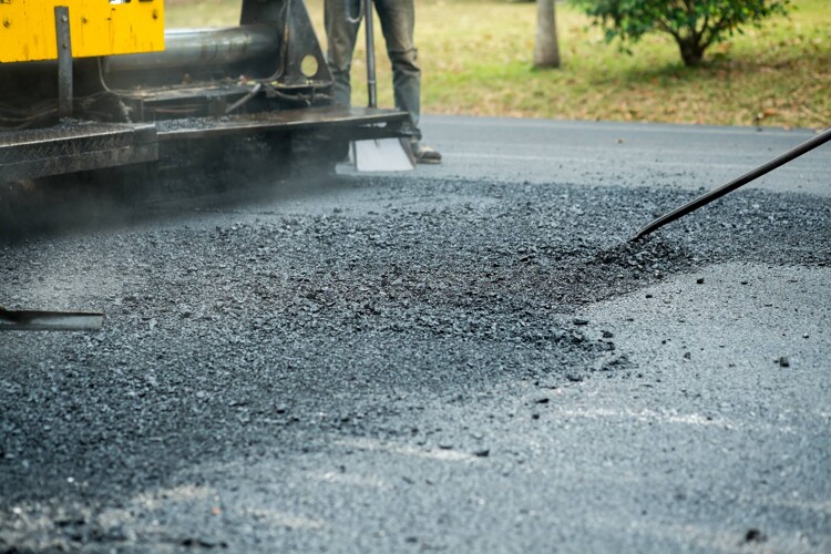 Tarmac vs Concrete: Choosing the Right Driveway Material | Airtasker UK