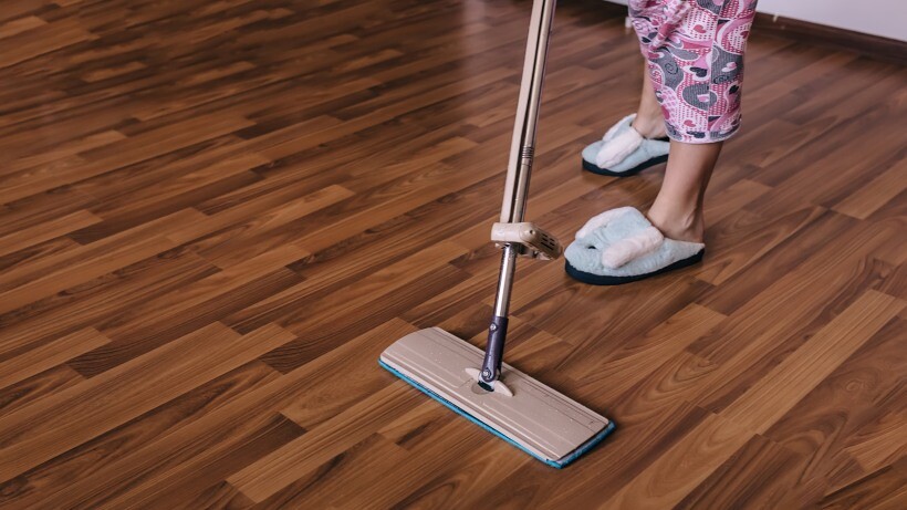 Dry Mopping vs. Wet Mopping: Which Is the Better Choice? | Airtasker US