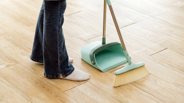 Sweeping vs. Vacuuming: What’s the Best Way to Clean Floors? | Airtasker US
