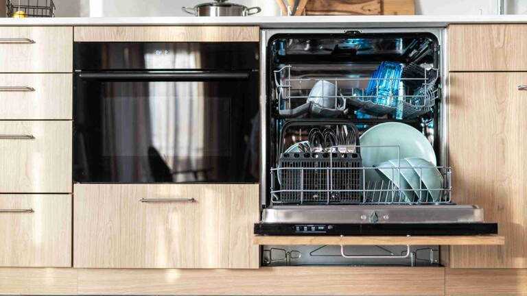 Freestanding vs. Built-in Dishwasher: Which Is Better? | Airtasker US