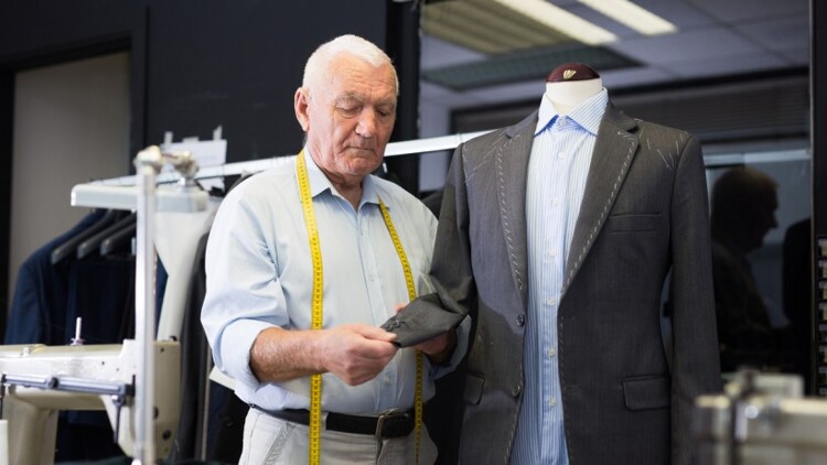 Seamstress vs. Tailor: Who's Right for You? | Airtasker US