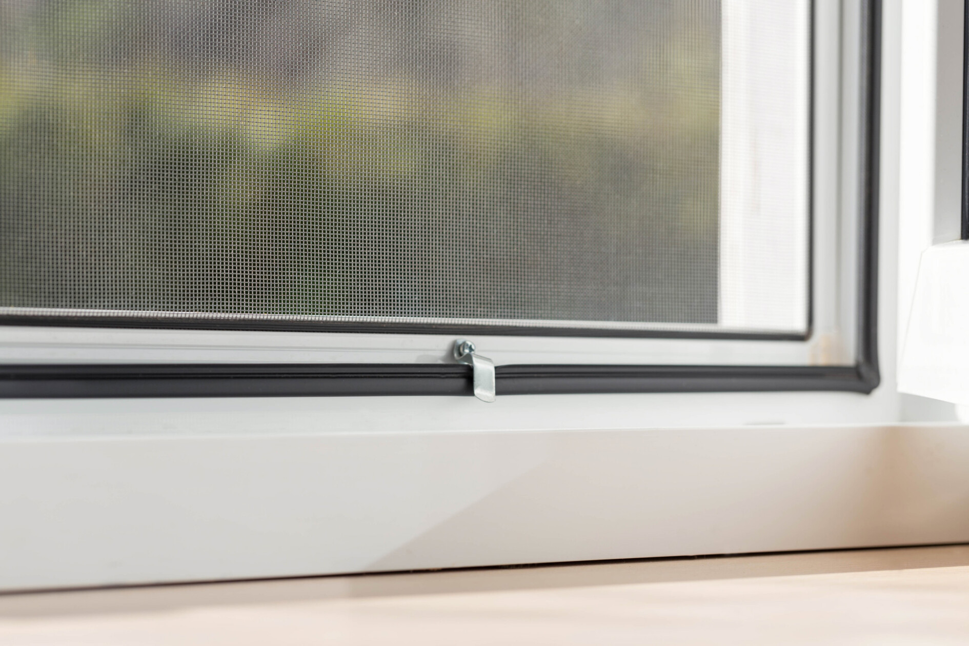 How to install a window screen: A step-by-step DIY guide | Airtasker US